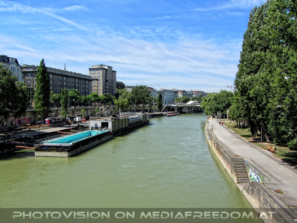 Donaukanal mit Badeschiff - Innere Stadt - Wien