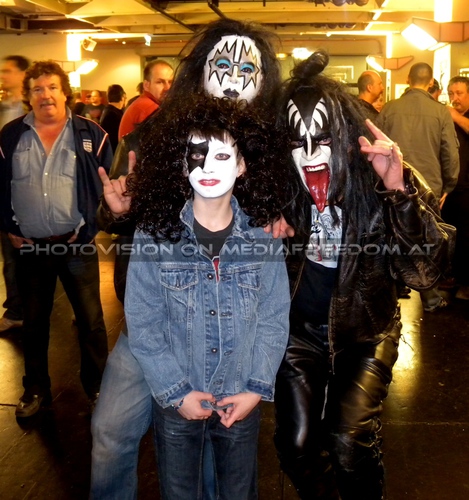 Kiss fans - Stadthalle Wien (Kiss (Band) - Concert)