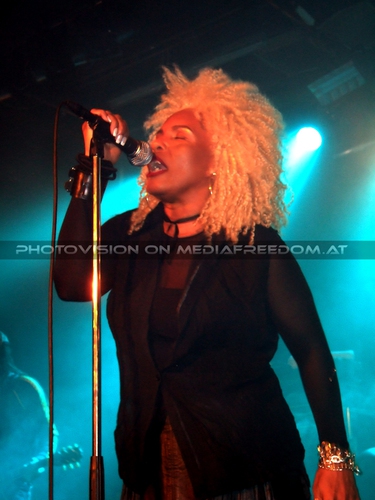 Love me too - Planet Music (Mothers Finest - Concert)