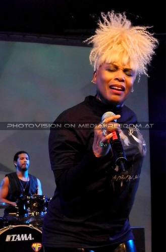 Finest Family 14 - EMS Depot (Mothers finest - Concert)