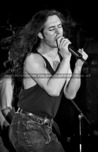 Feeding the flame - Rockhaus - Vienna (Thunder (Band) - Concert)