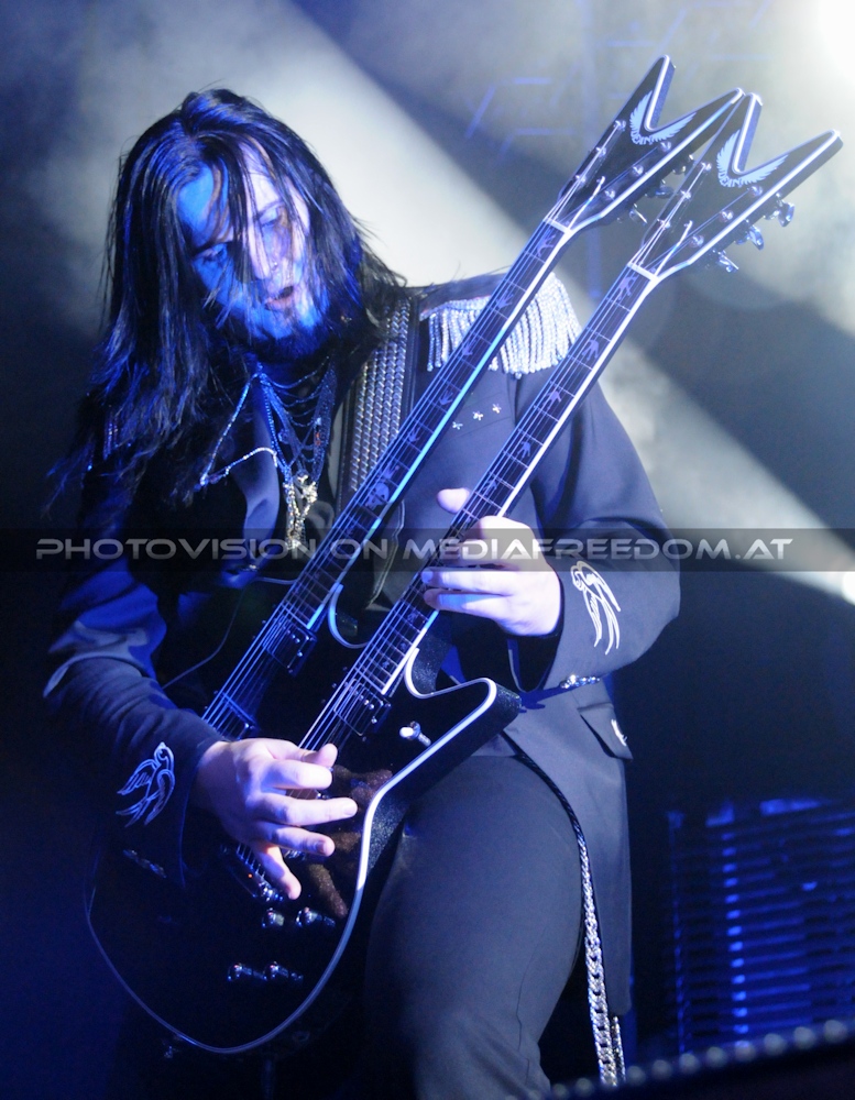 A tale that wasn't right - Planet Gasometer (Helloween - Concert)