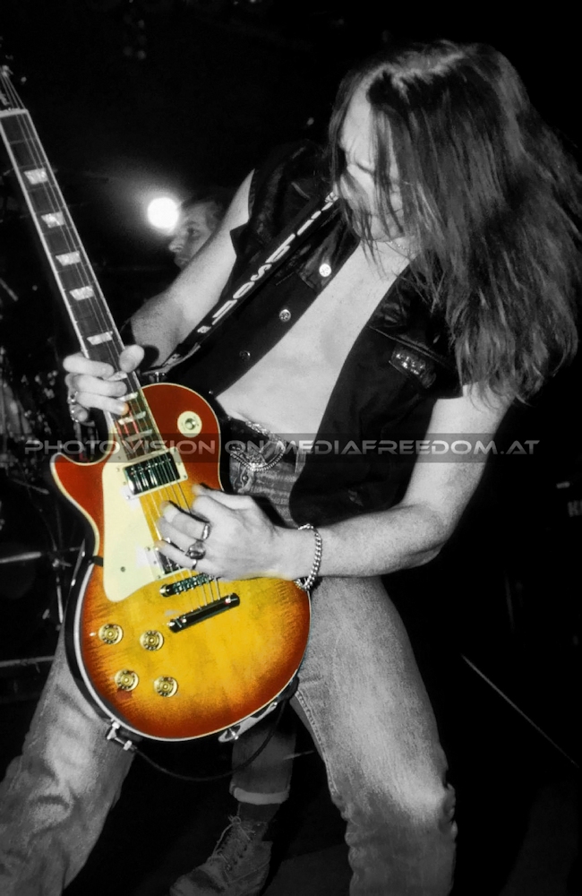 Long way from home - Rockhaus - Vienna (Thunder (Band) - Concert)