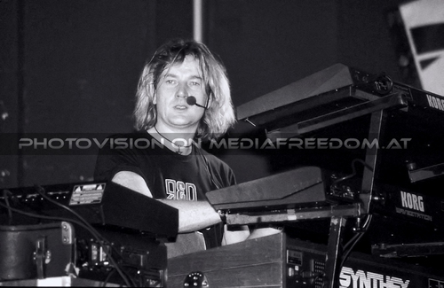 Then and now - Tour Pix 33 - Rockhaus - Vienna (Asia - Concert)