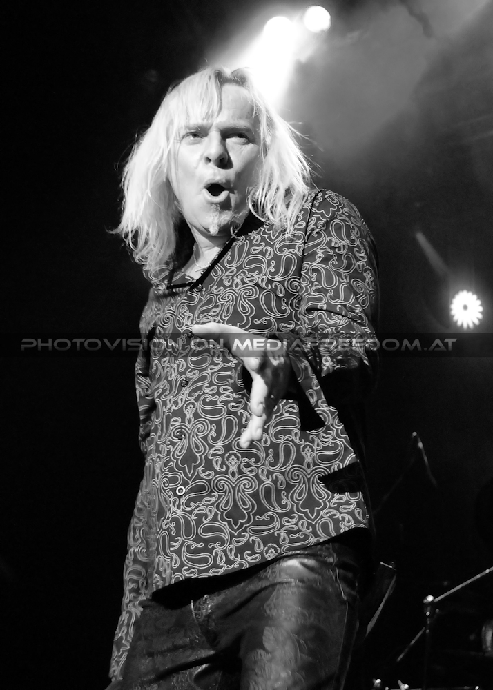 Wake the sleeper 23 - Planet Gasometer (Uriah Heep - Concert)