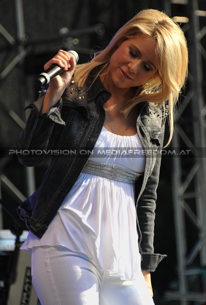 Mondblind - Tour 04 - Donauinselfest (Simone - Concert)