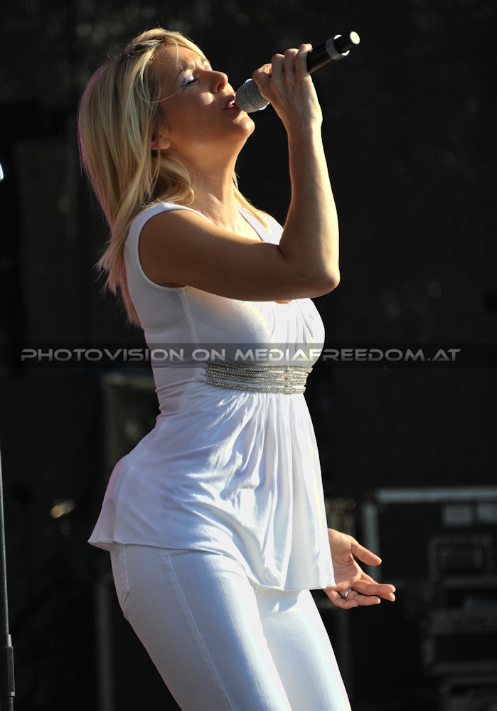 Mondblind - Tour 23 - Donauinselfest (Simone - Concert)