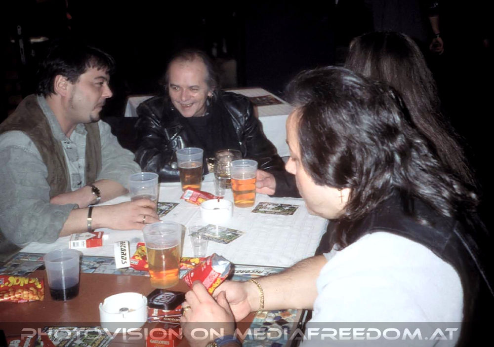 Now live 03 - Planet Music